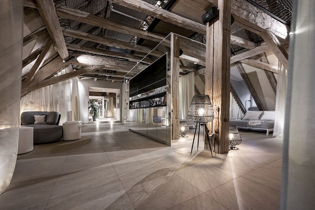 Spa im Dachstuhl - Goldene Rose - Stadt-Spa-Hotel - Dinkelsbühl